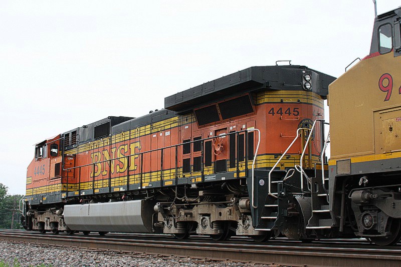 BNSF 4445